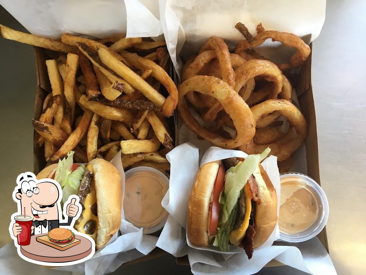 Out & About Burgers, 5815 112th St E in Puyallup - Restaurant reviews