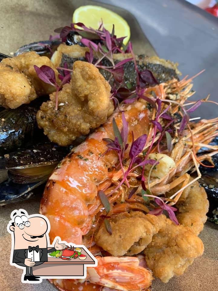 The Three Houses Restaurant & Country Inn in Wakefield - Restaurant ...