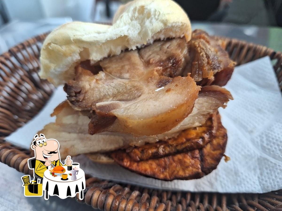 CHICHARRONERIA Y JUGUERIA EVELYN restaurant, Chincha Baja District ...