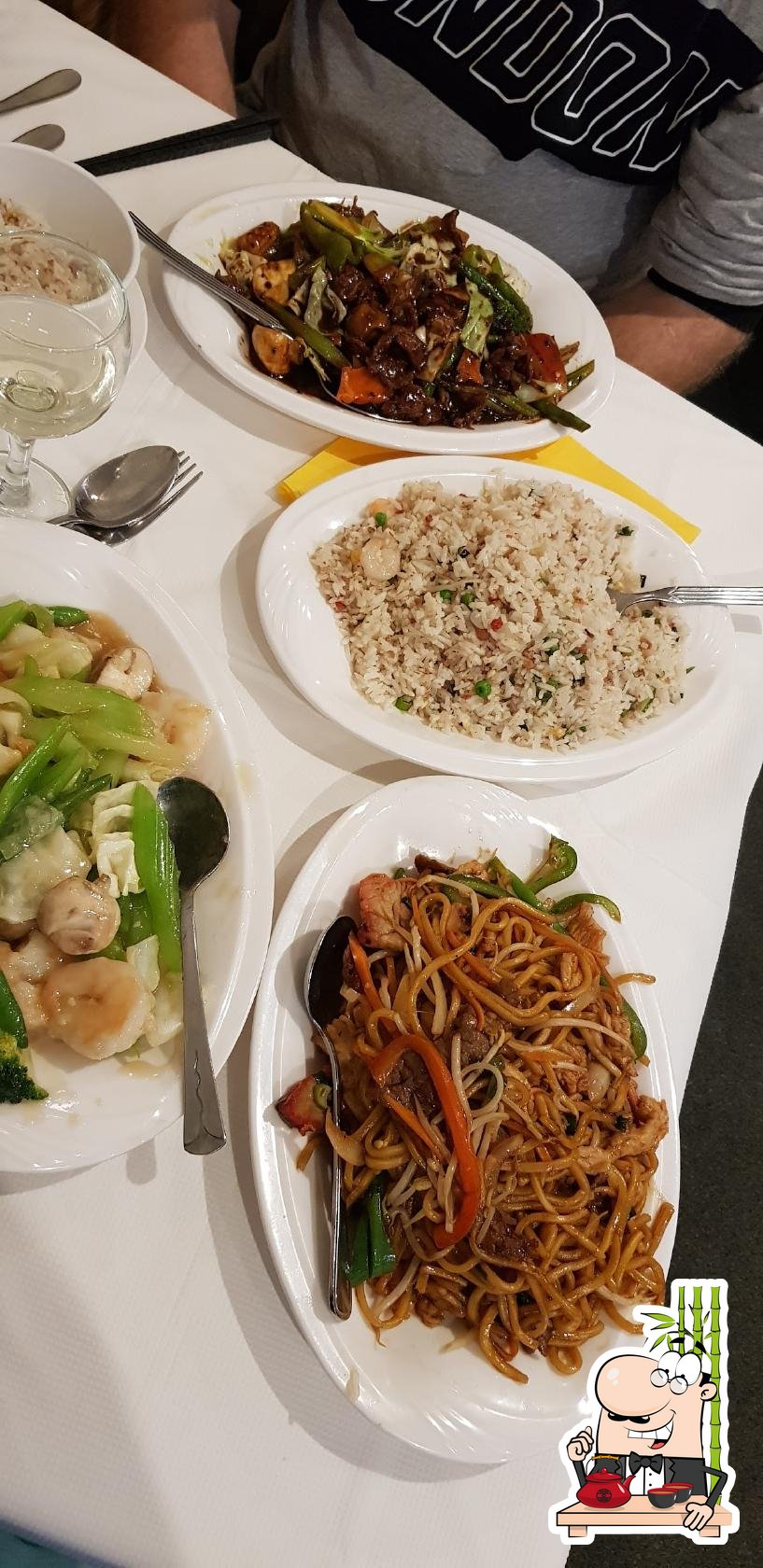 Ginling Chinese Restaurant in South Plympton - Restaurant menu and reviews