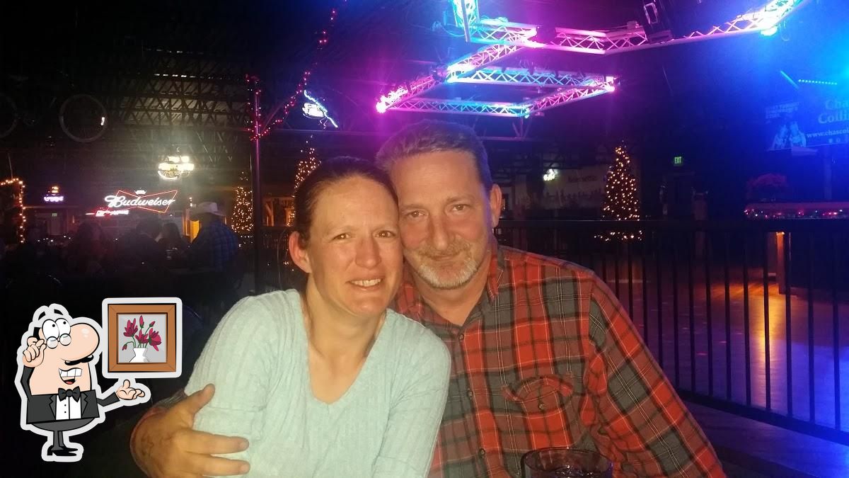 Outlaw Saloon, 312 S Greeley Hwy in Cheyenne - Restaurant reviews