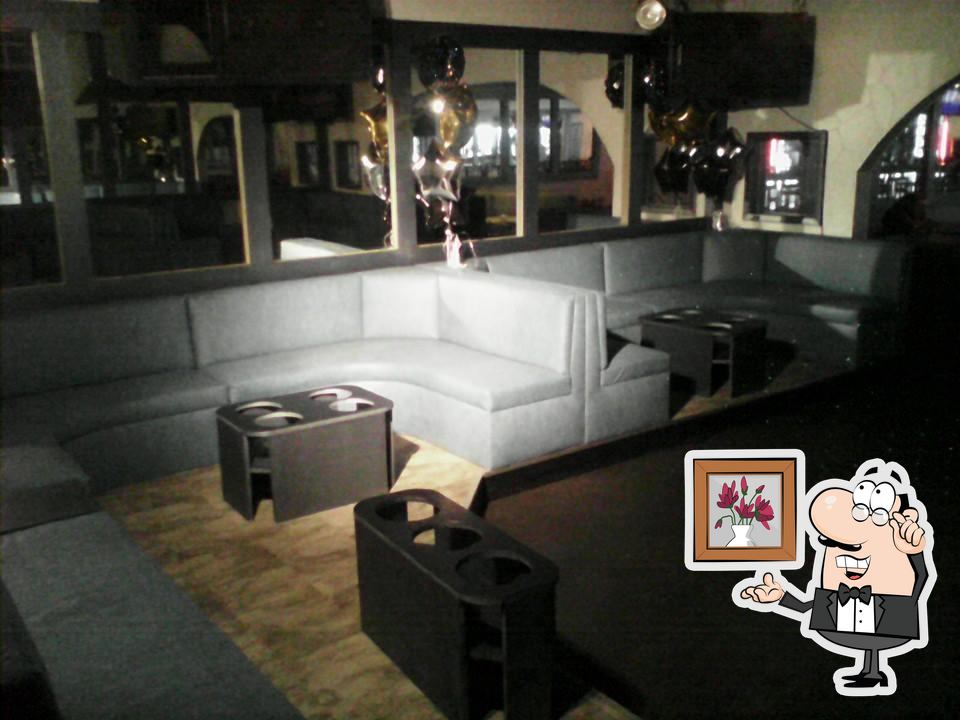 Kit Kat lounge in Newark - Restaurant reviews