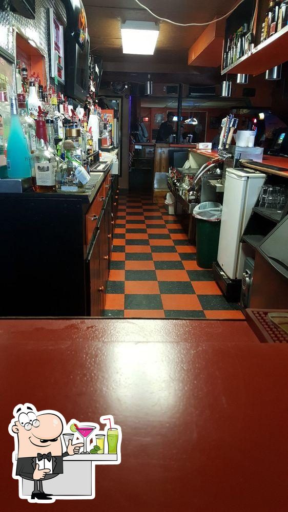Hot Shots Bar and Grill in Anamosa - Restaurant reviews