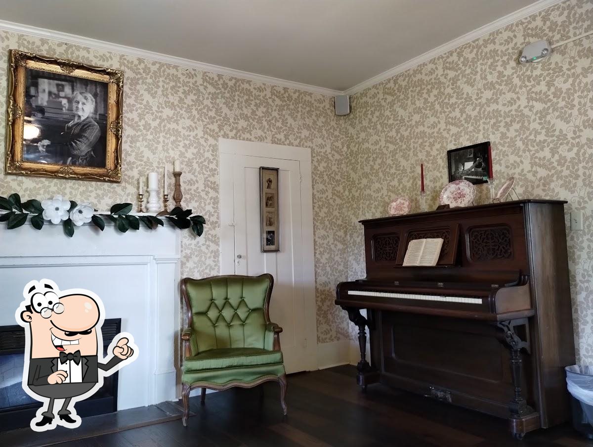 Miss Mary Bobo's Restaurant, Lynchburg - Restaurant menu, prices and ...