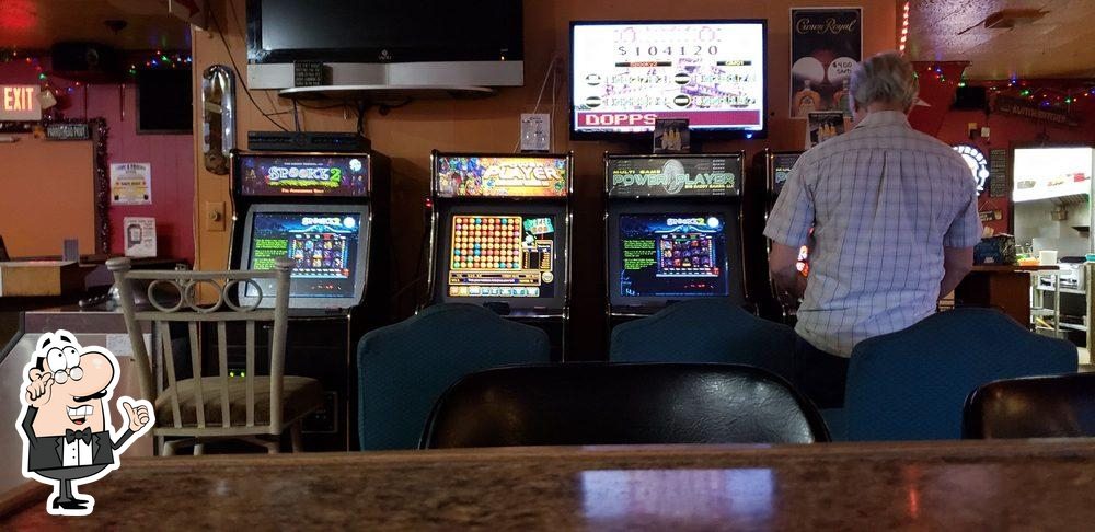 Dopp's Bar & Grill, 1753 S 68th St in West Allis - Restaurant reviews