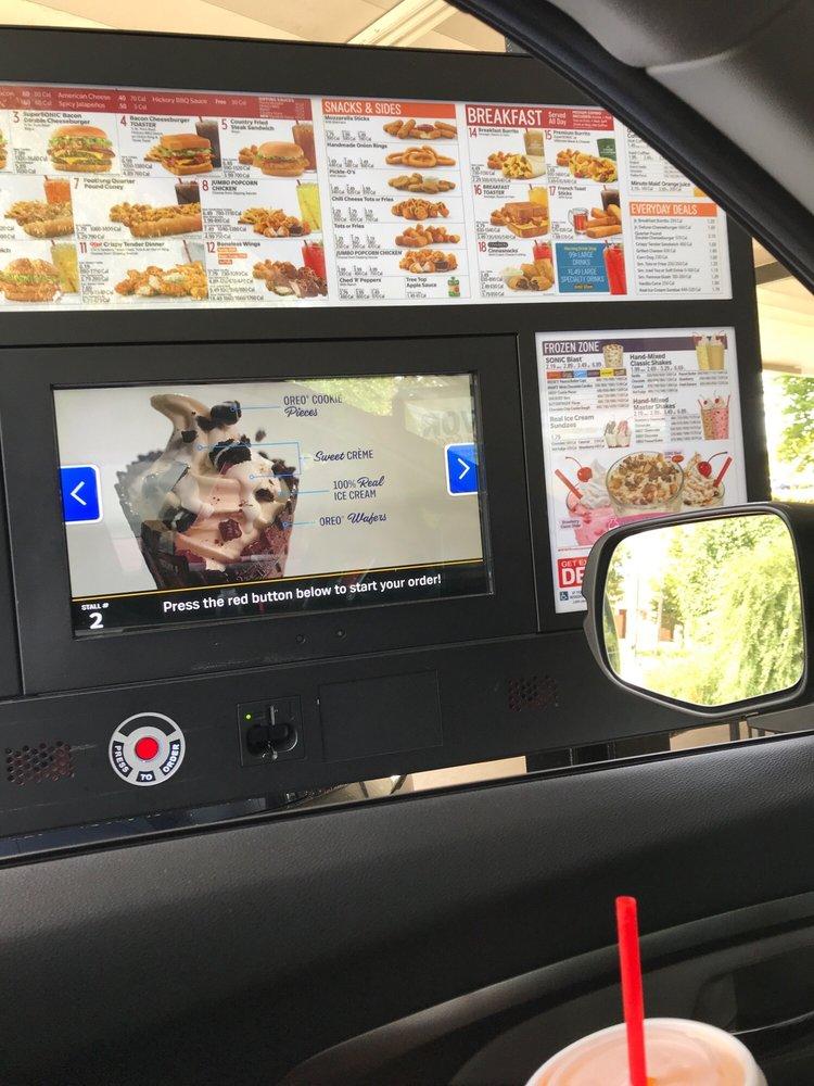 Menu at Sonic Drive-In fast food, Bartlett, US-70