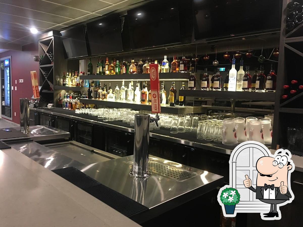 Crazy Horse Bar & Grill in Calgary - Restaurant reviews
