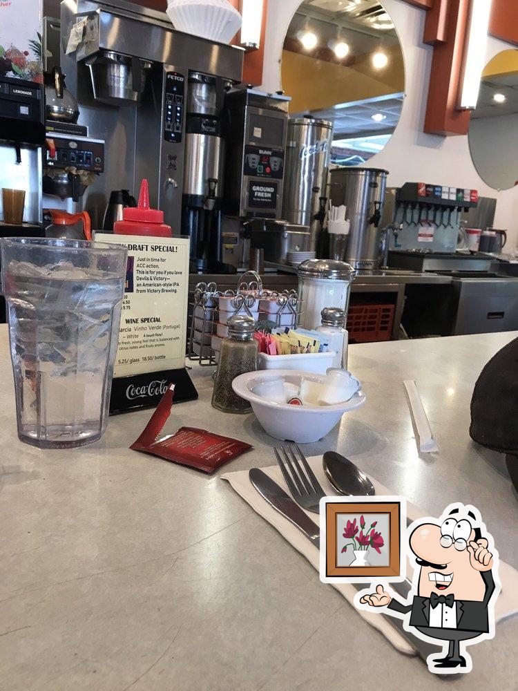 Elmo's Diner, Durham - Restaurant menu, prices and reviews