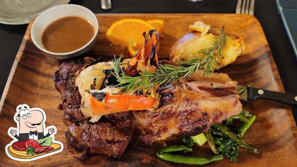 the flames castle, 2120 Dundas St E in Mississauga - Restaurant reviews