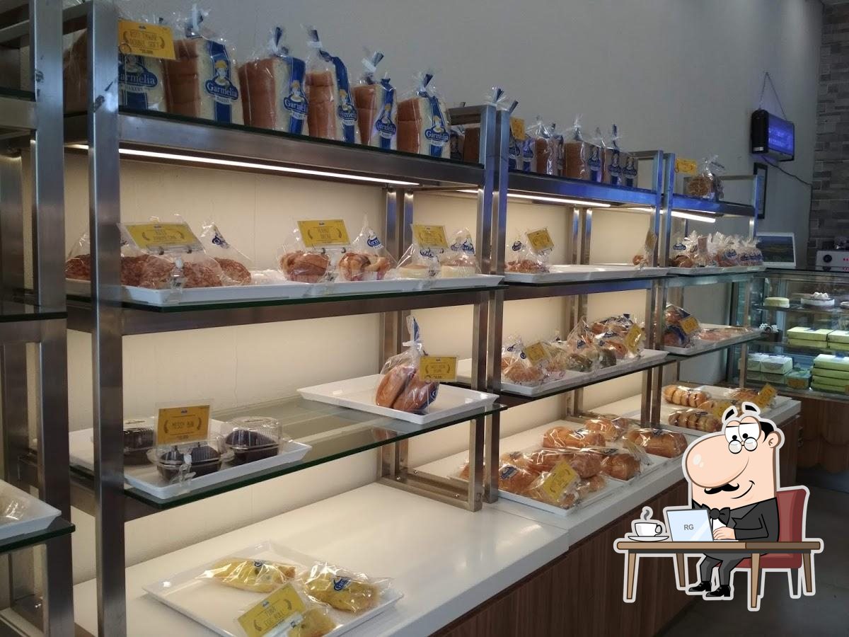 Garmelia Bakery Kota Baru Parahyangan, Padalarang - Restaurant menu ...