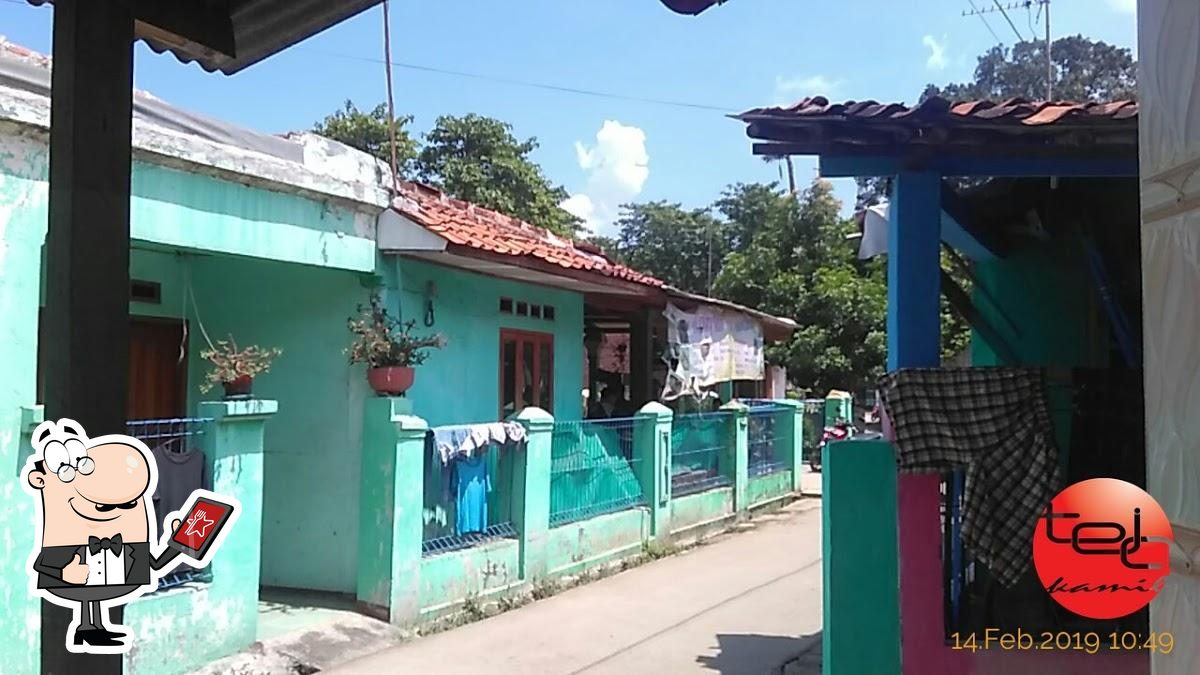 Warung Nasi Padang Revi restaurant, Karawang - Restaurant reviews