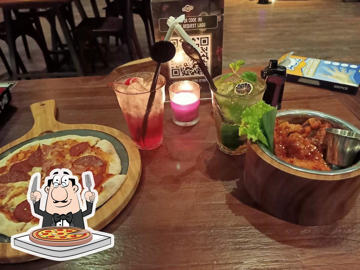 Holywings Forest Bekasi pub & bar, Bekasi Regency, Sumarecon bekasi ...