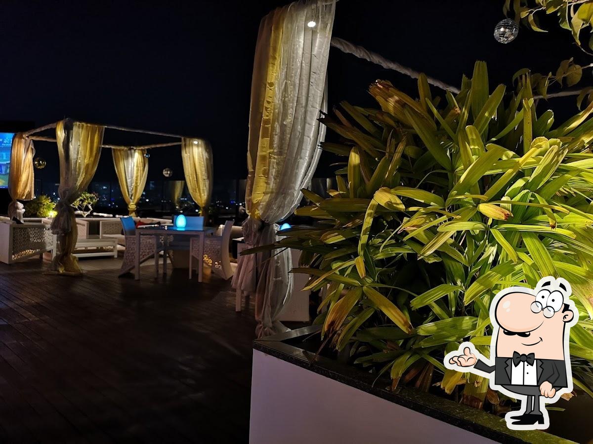 SkyLoft Roof Top Restaurant - Feathers A Radha Hotel, Chennai ...