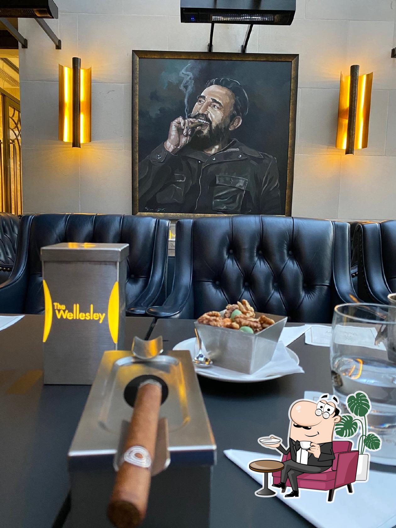 Oval Restaurant, London - Restaurant menu, prices and reviews