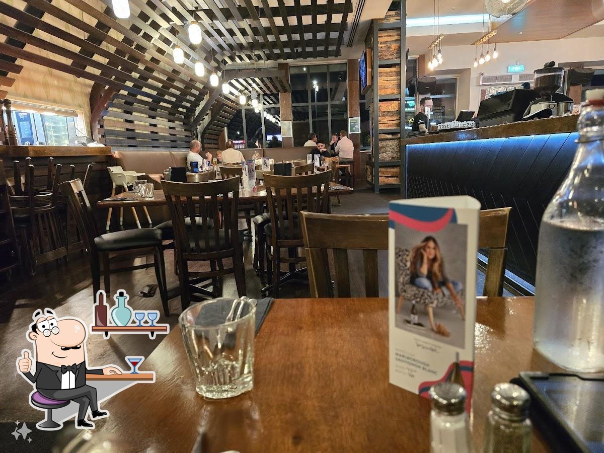 The Helm Bar & Kitchen, Hamilton - Restaurant menu, prices and reviews
