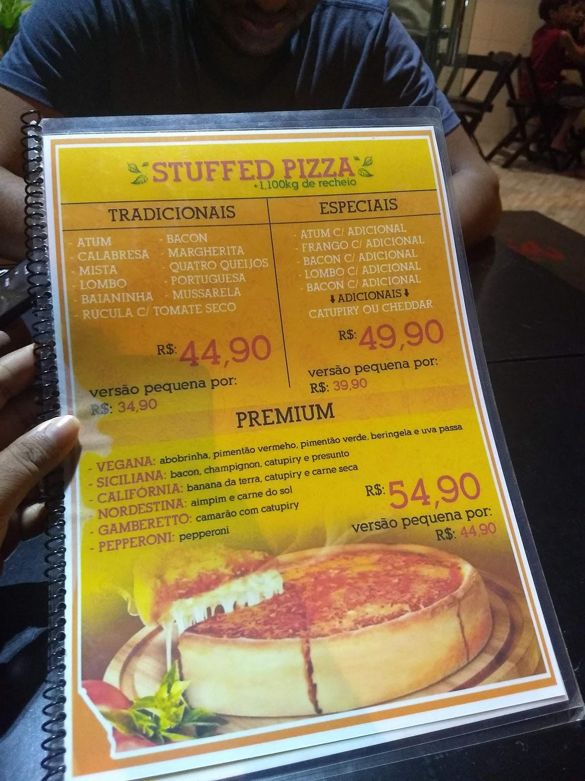 Menu em California Stuffed Pizza restaurante, Salvador
