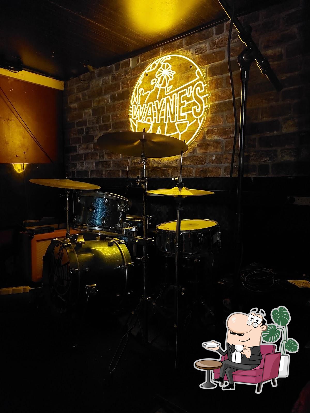 Wayne's Bar, Nice - Restaurant menu, prices and reviews