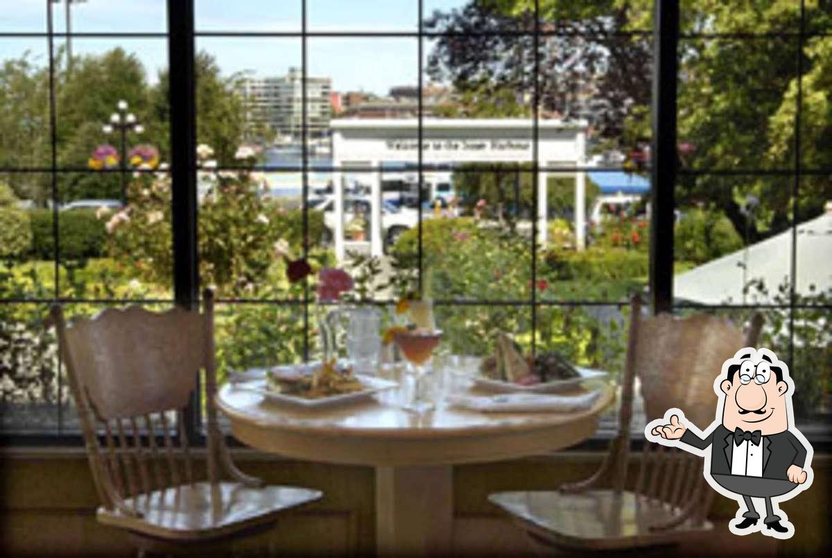 Hunters Club Bar & Grill, Victoria - Restaurant menu, prices and reviews