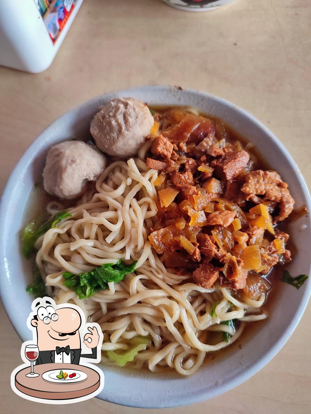 Mie Ayam dan Bakso Baloi Persero Pak Sujud, Batam - Menú del ...