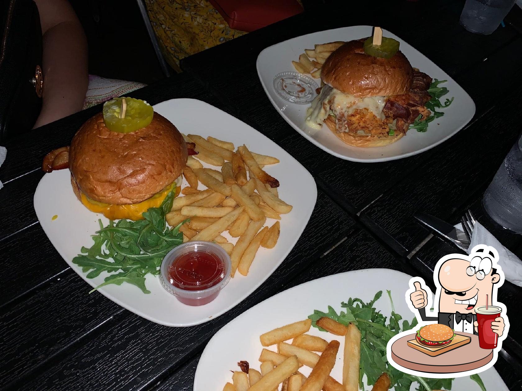 One Station Plaza in New York City - Restaurant reviews