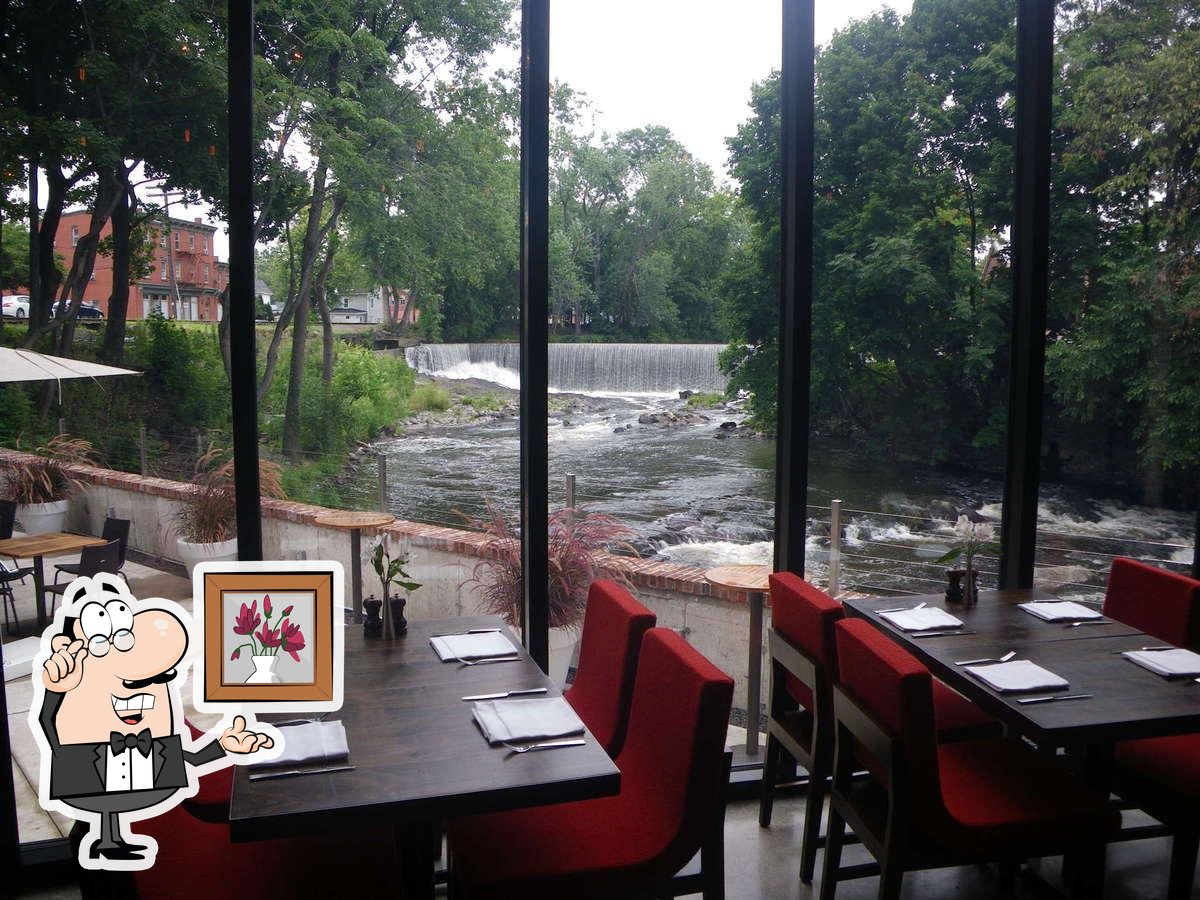 The Roundhouse, 2 E Main St in Beacon - Restaurant menu and reviews