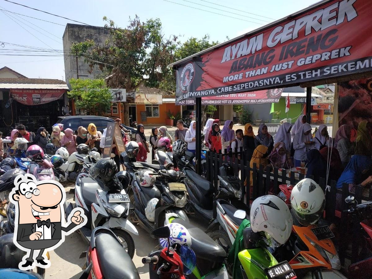 Restaurante Ayam Geprek Abang Ireng Metro, Metro - Opiniones del ...