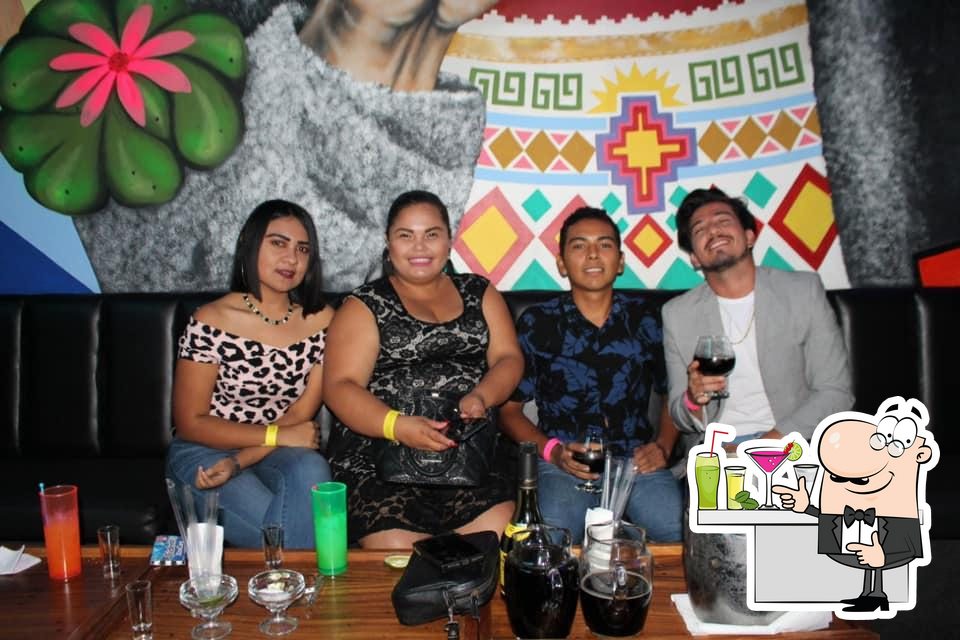 Tangamandapio Antro-Bar, San Vicente - Restaurant reviews