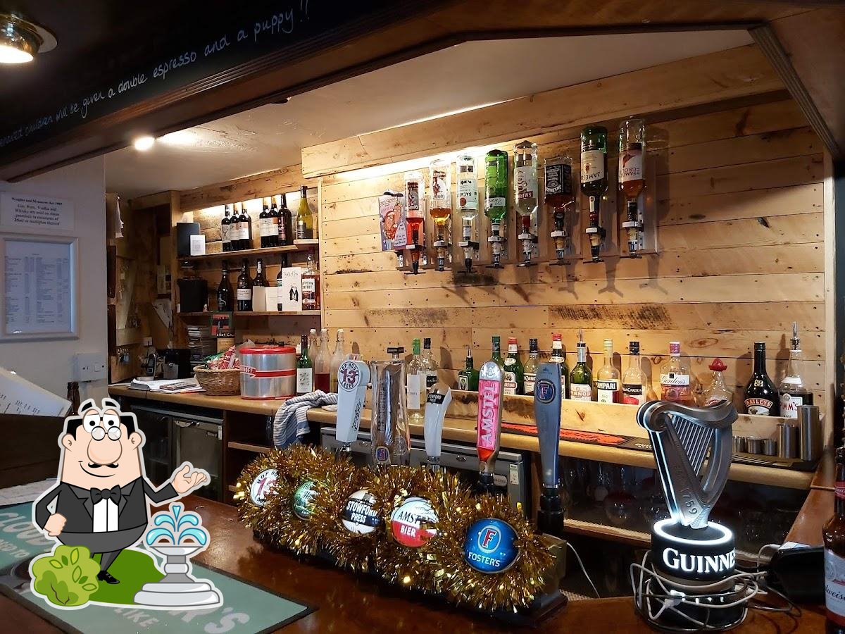 Sheaf of Arrows, 4 The Square in Cranborne - Restaurant reviews