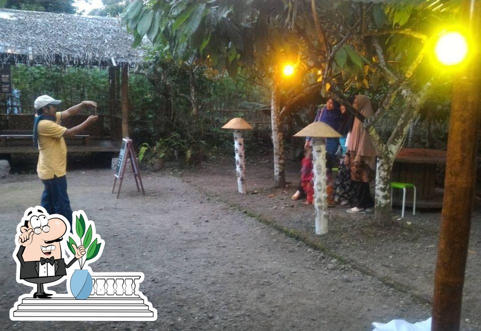 Gubuk Coklat Merapi cafe, Donokerto - Restaurant reviews