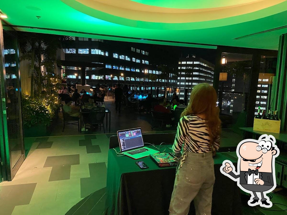 Straight Up Rooftop Bar at Seda Vertis North, Quezon City - Restaurant ...