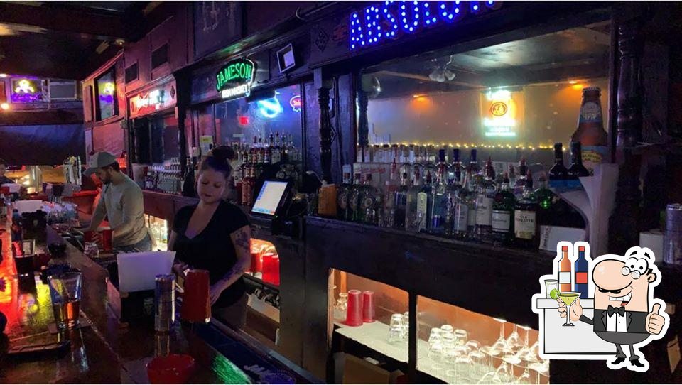 Zinnie's, 1688 Madison Ave in Memphis - Restaurant menu and reviews