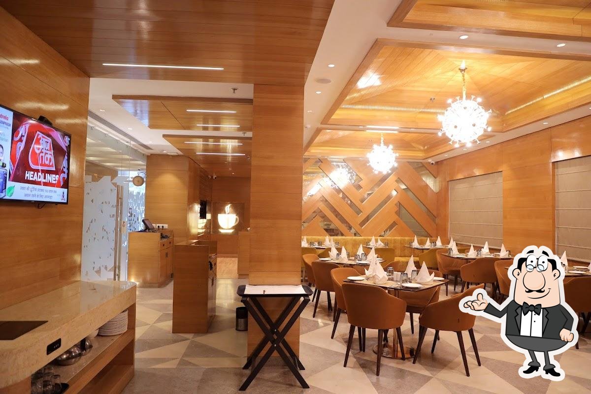 Cafe western - multi cuisine restaurant (Best western Vrindavan ...