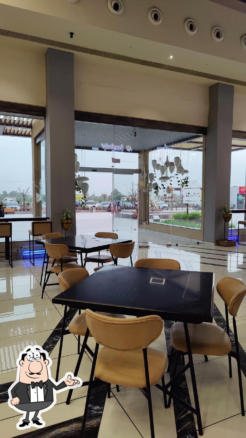 Gallops Food Plaza, India - Restaurant reviews