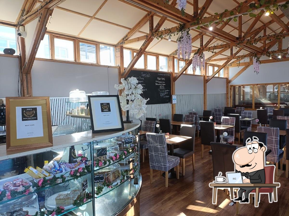 Puffers Café Bistro, Irvine - Restaurant menu, prices and reviews
