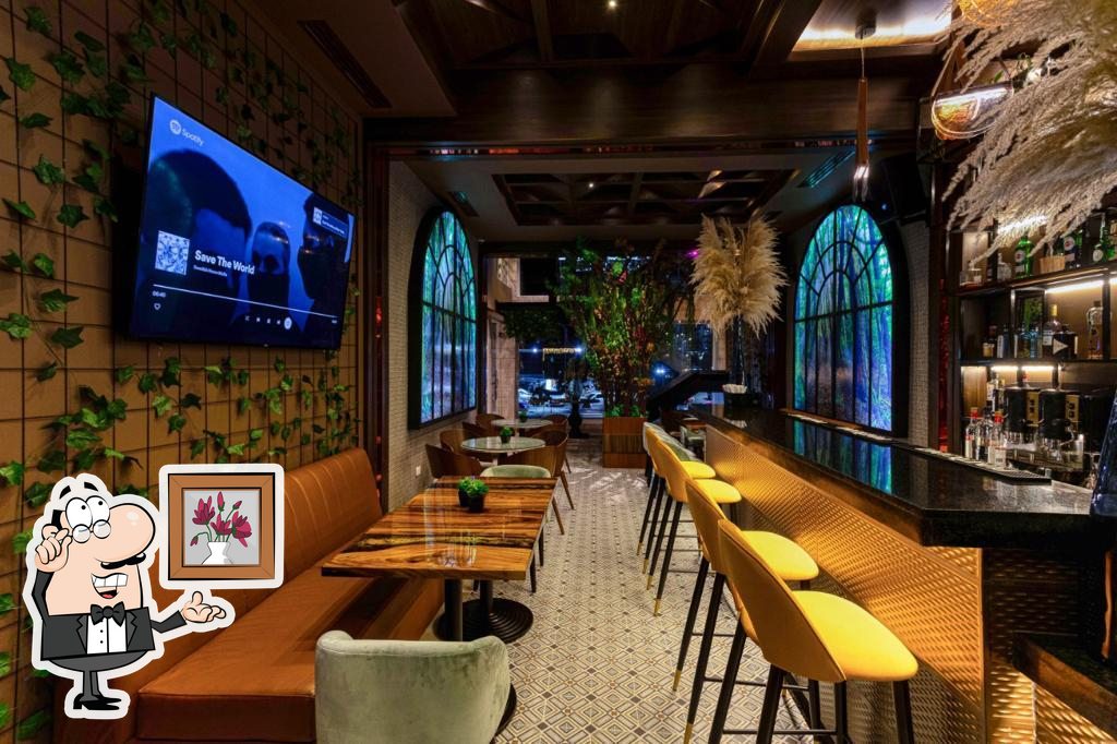 Piso 84 Tapas Rooftop Bar, Santo Domingo - Restaurant menu, prices and ...