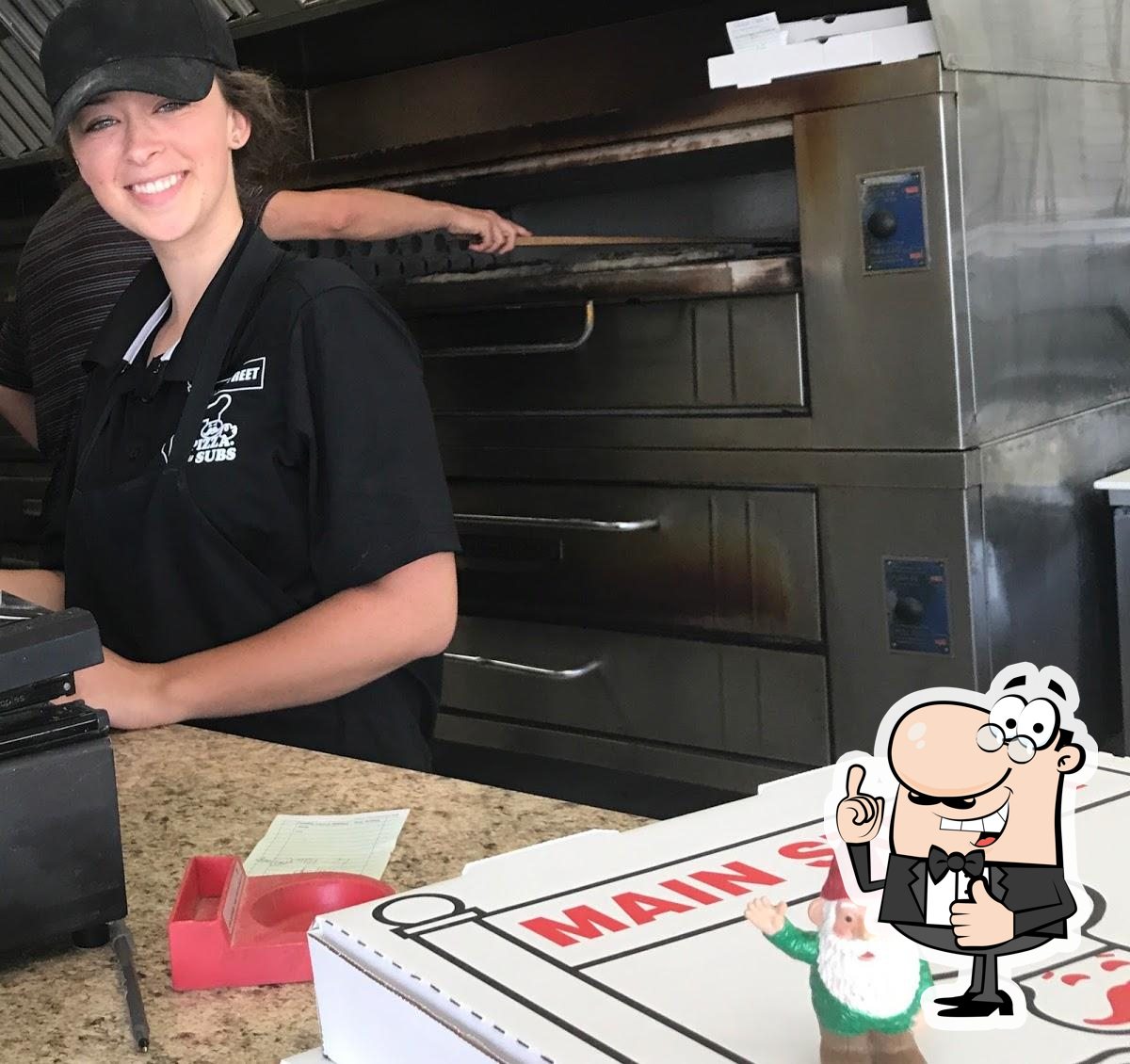 Main Street Pizza in Fowler - Restaurant menu and reviews