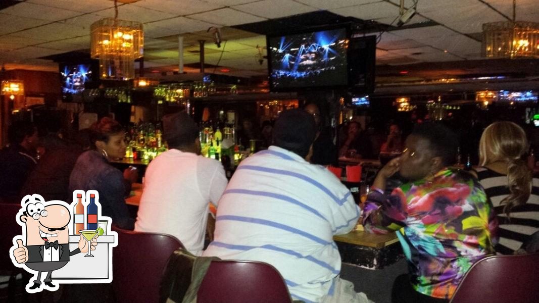 Celebrity Lounge, 2020 E 83rd St in Chicago - Restaurant menu and reviews