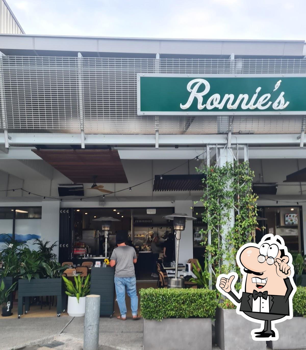 Ronnie's Club House in Middle Park - Restaurant menu and reviews