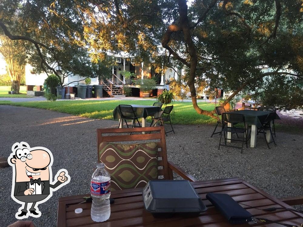 Shade Tree Cafe in Broussard - Restaurant menu and reviews