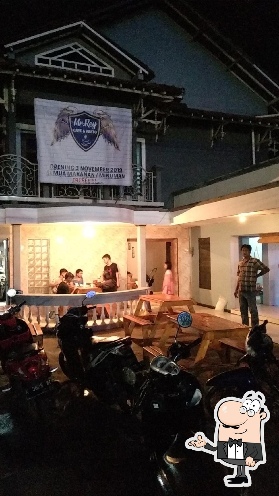 Mr. Rey Cafe & Resto, Pecangaan - Restaurant reviews