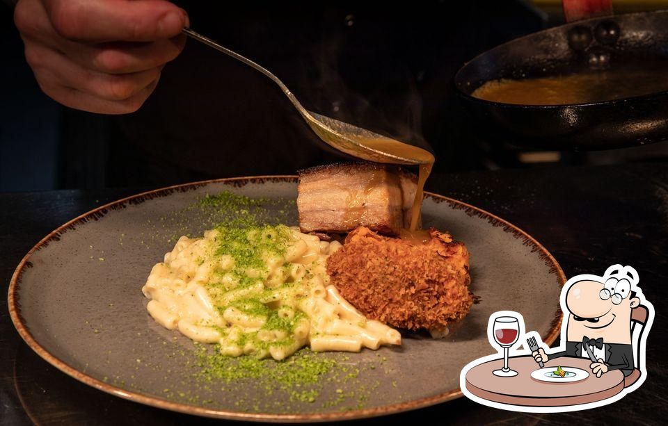 The Bear Hotel, Crickhowell in Crickhowell - Restaurant reviews