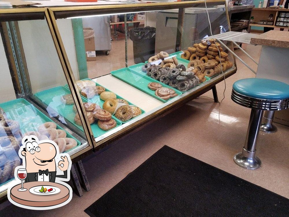 Colonial Do-nut Shop in Taunton - Restaurant menu and reviews