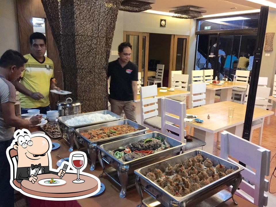 Red Labuyo Restaurant, Daraga, 5P26+4V6 - Opiniones del restaurante