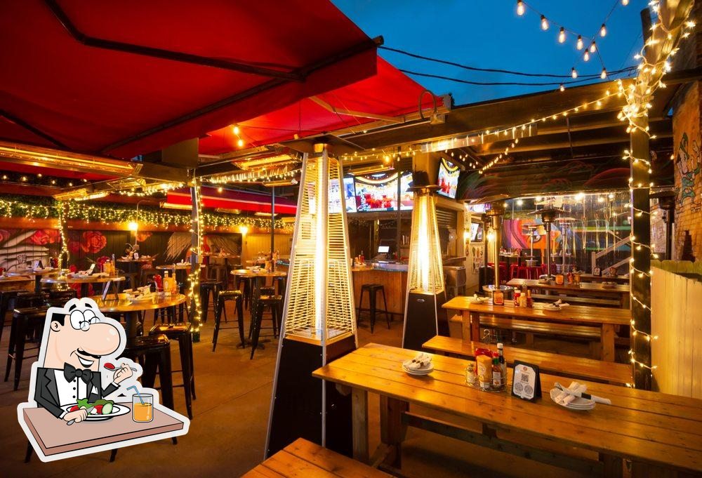 Broken Barrel Bar in Chicago - Restaurant reviews