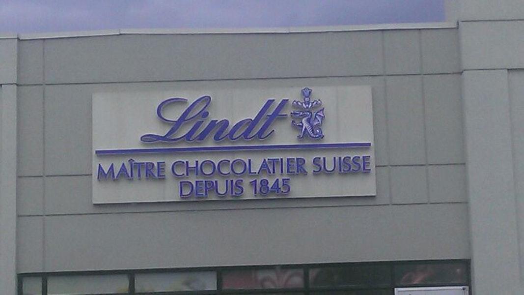 Lindt Chocolate Shop, 1763 St Laurent Boulevard in Ottawa - Restaurant ...