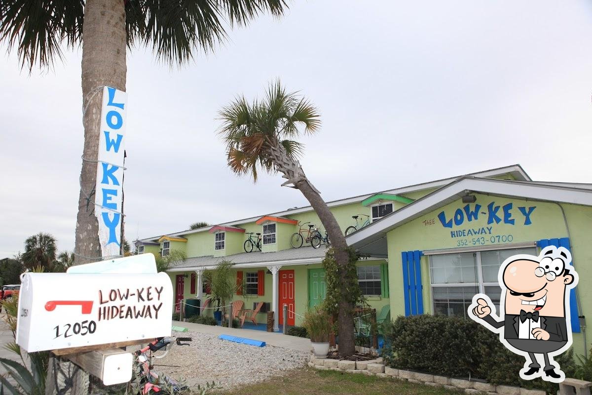 Lowkey Hideaway and Tiki Bar in Cedar Key - Restaurant reviews