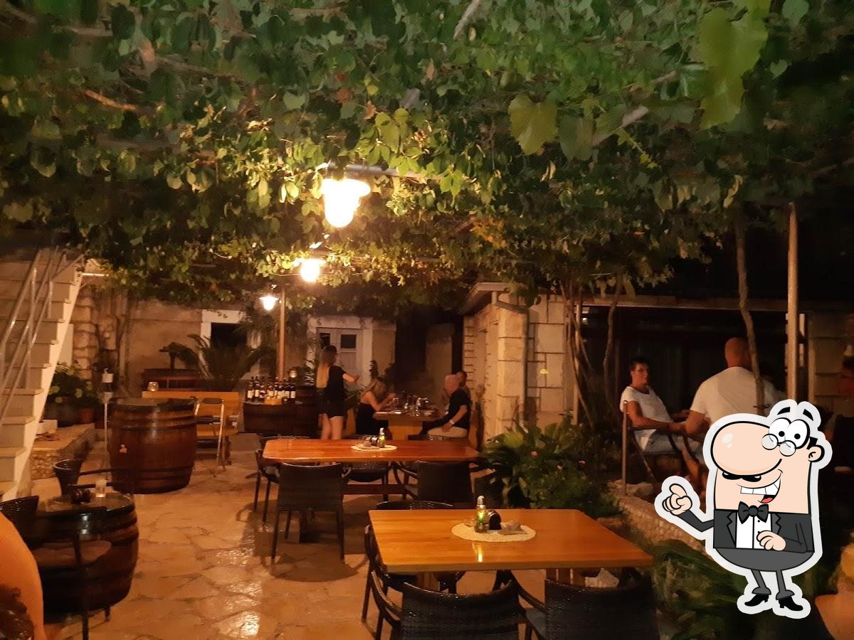Tavern Nikola Vrboska pub & bar, Vrboska - Restaurant reviews