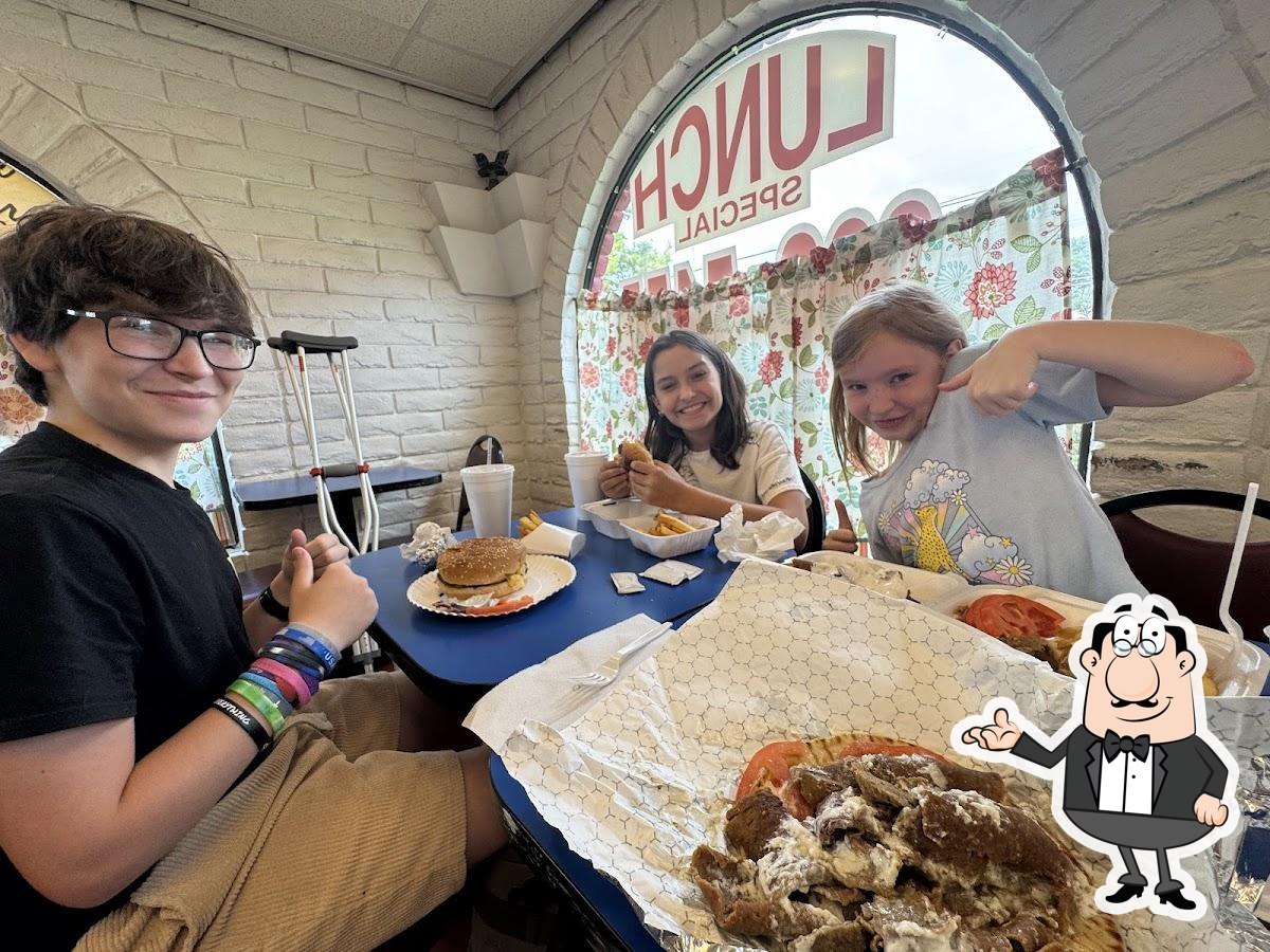 Lilly's Gyros, Fairview Heights - Restaurant menu, prices and reviews