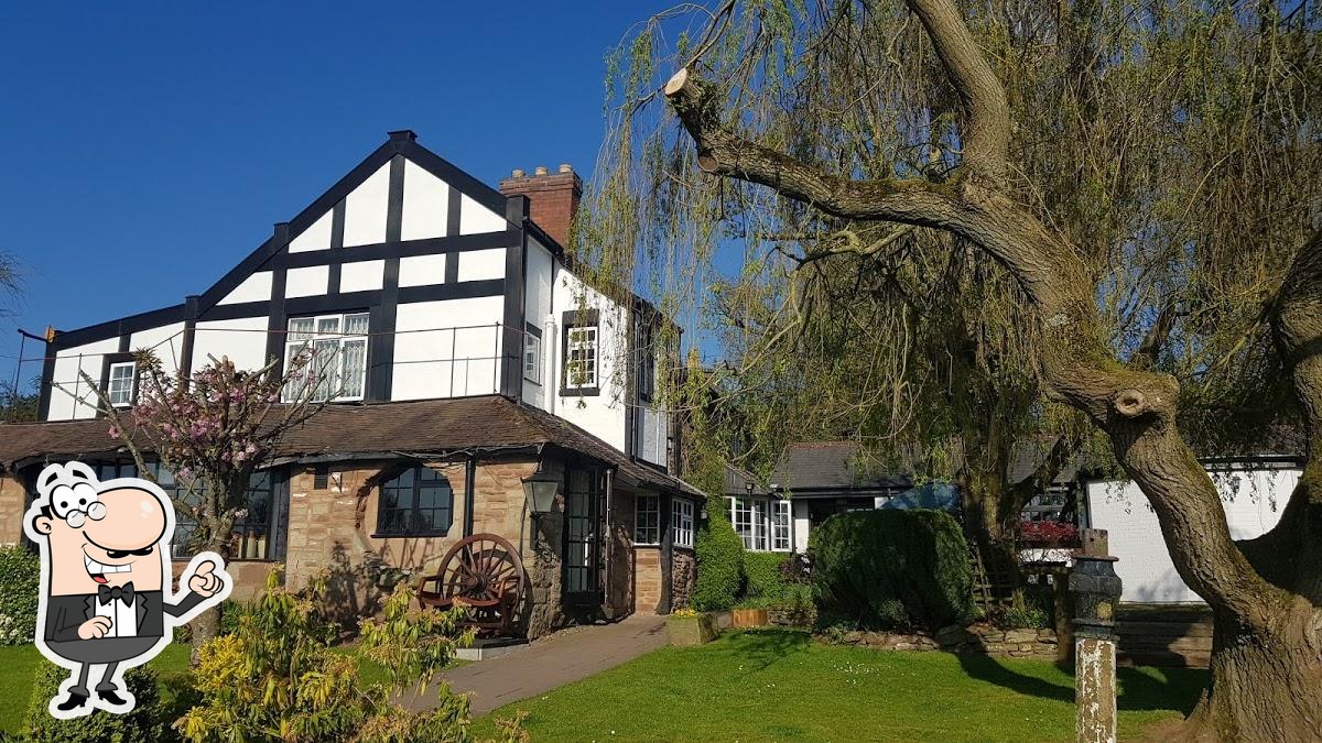 The Royal Oak, Bromyard Downs, Bromyard in England - Restaurant reviews