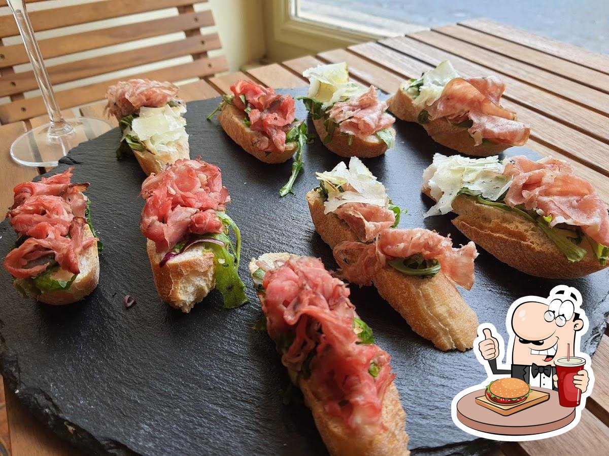 Le due torri italian restaurant bar and shop, Prague - Restaurant reviews